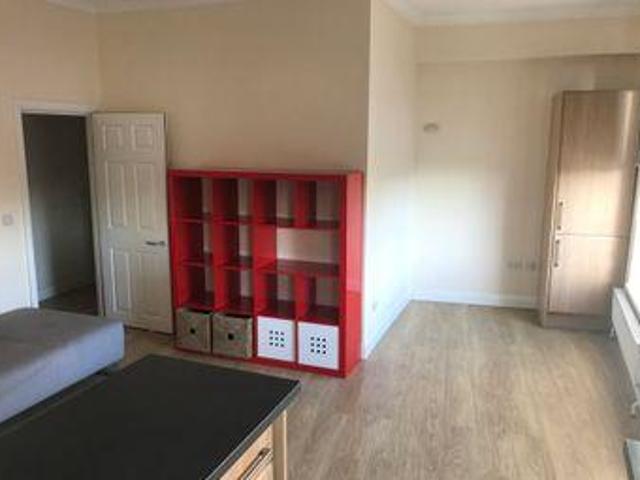 2 Bedrooms Flat for rent in High Street, Barnet EN5