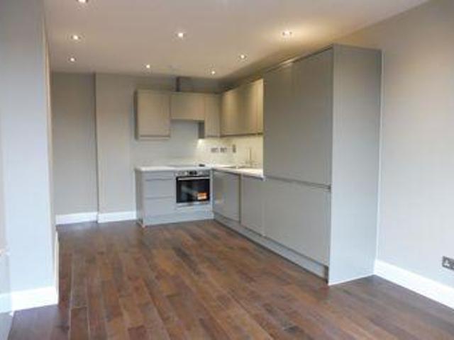 2 Bedrooms Flat for rent in High Street, Brentwood CM14