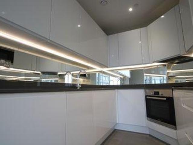 2 Bedrooms Flat for rent in High Street, Bromley BR1