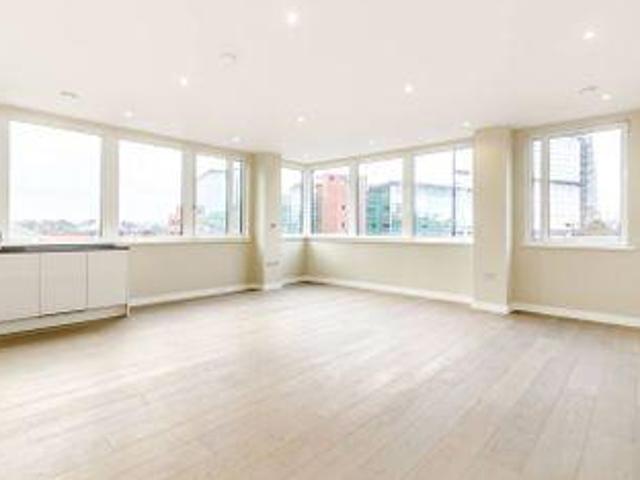 2 Bedrooms Flat for rent in High Street, Bromley South, Bromley BR1