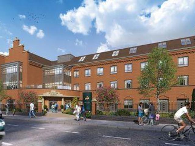 2 Bedrooms Flat for rent in High Street, Egham TW20