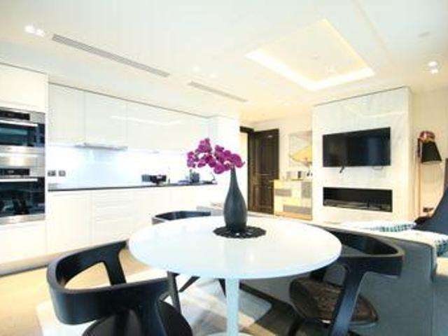 2 Bedrooms Flat for rent in High Street Kensington, Charles House, Kensington, London W14