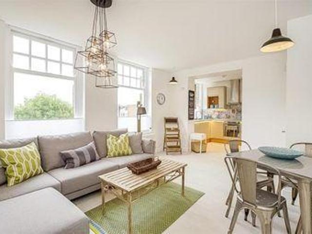 2 Bedrooms Flat for rent in High Street, London NW10