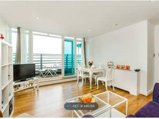 2 Bedrooms Flat for rent in High Street, London E15
