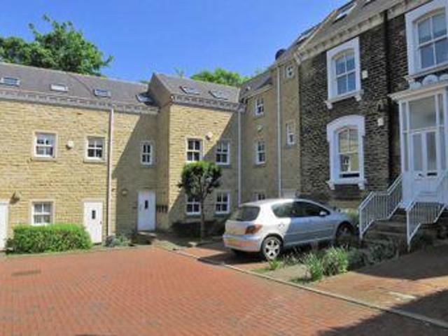 2 Bedrooms Flat for rent in High Street, Morley, Leeds LS27
