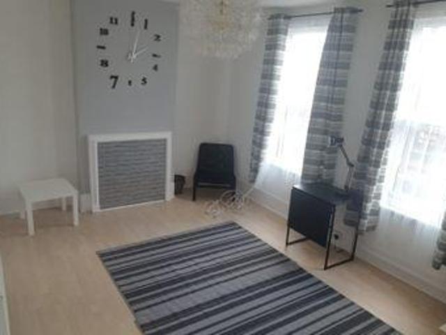 2 Bedrooms Flat for rent in High Street North, East Ham E6