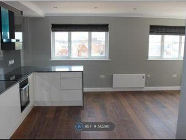 2 Bedrooms Flat for rent in High Street, Slough SL1