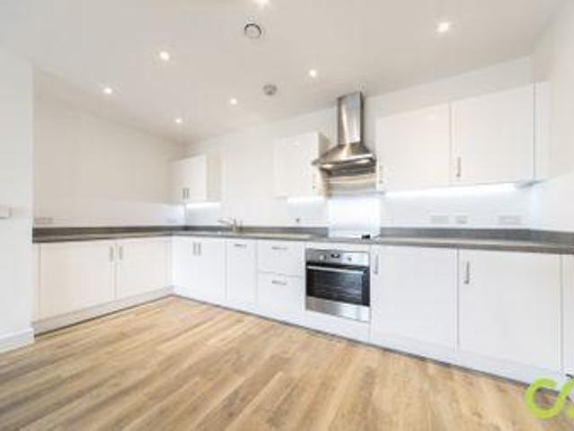 2 Bedrooms Flat for rent in High Street, Sutton SM1