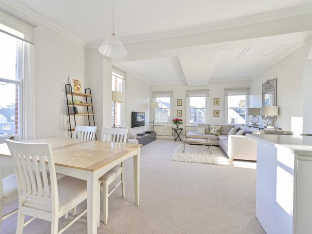 2 Bedrooms Flat for Rent in High Street Wimbledon | Foxtons