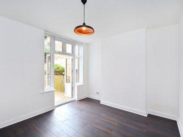 2 Bedrooms Flat for rent in Highcroft Road, London N19