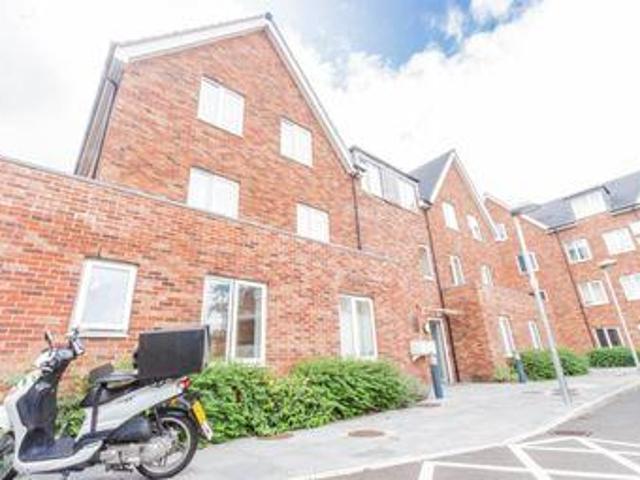 2 Bedrooms Flat for rent in Highfield Avenue, London NW11