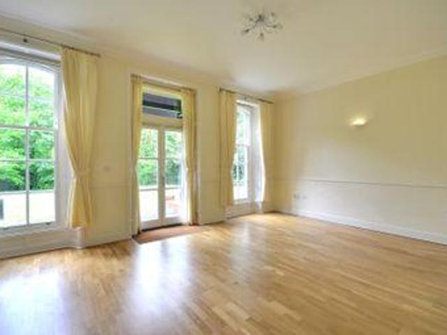2 Bedrooms Flat for rent in Highgrove House, Lidgould Grove, Ruislip HA4