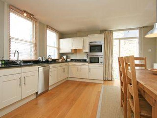 2 Bedrooms Flat for rent in Hightrees House, Clapham SW12