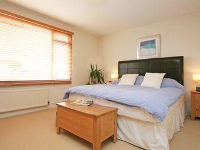 2 Bedrooms Flat for rent in Hightrees House, Clapham SW12