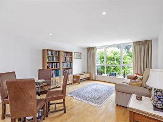 2 Bedrooms Flat for rent in Hightrees, Queensmere Road, Wimbledon SW19