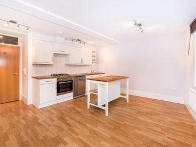 2 Bedrooms Flat for rent in Hill Crest, Upper Brighton Road, Surbiton KT6