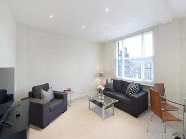 2 Bedrooms Flat for rent in Hill Street, London W1J
