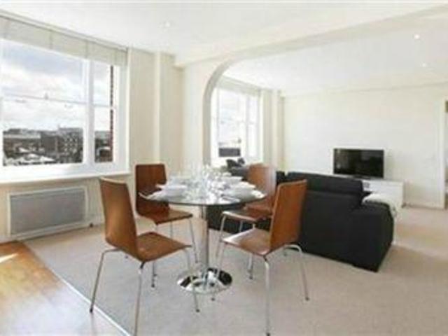 2 Bedrooms Flat for rent in Hill Street, London W1J