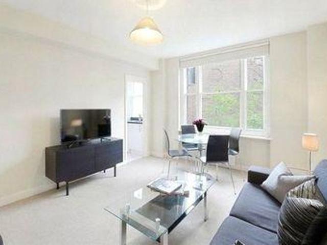 2 Bedrooms Flat for rent in Hill Street, London W1J