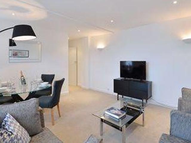 2 Bedrooms Flat for rent in Hill Street, London W1J