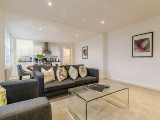 2 Bedrooms Flat for rent in Hill Street, London W1J