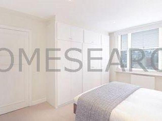 2 Bedrooms Flat for rent in Hill Street, London W1J