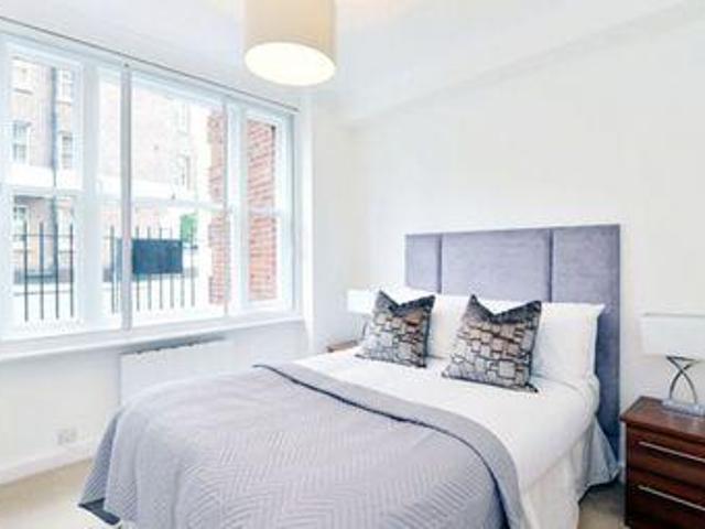 2 Bedrooms Flat for rent in Hill Street, Mayfair W1J
