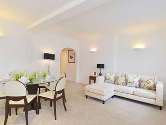 2 Bedrooms Flat for rent in Hill Street, Mayfair, London W1J