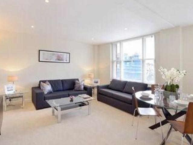 2 Bedrooms Flat for rent in Hill Street, Mayfair, London W1J
