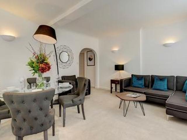2 Bedrooms Flat for rent in Hill Street, Mayfair, London W1J