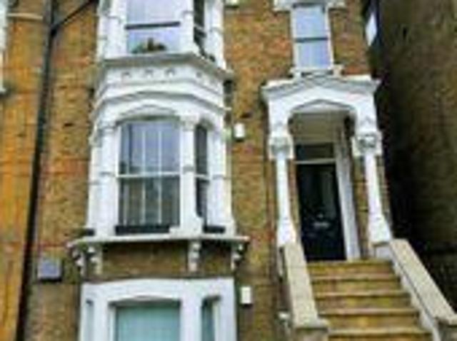 2 Bedrooms Flat for rent in Hillmarton Road, Holloway N7