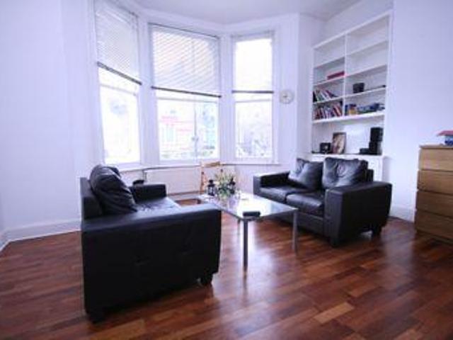 2 Bedrooms Flat for rent in Hillmarton Road, Holloway N7