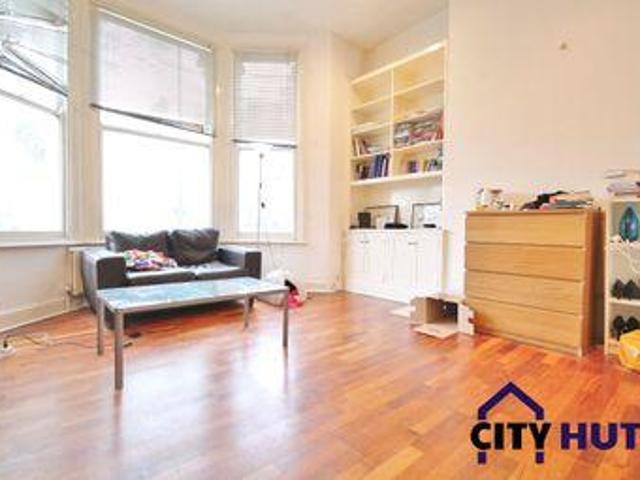 2 Bedrooms Flat for rent in Hillmarton Road, London N7