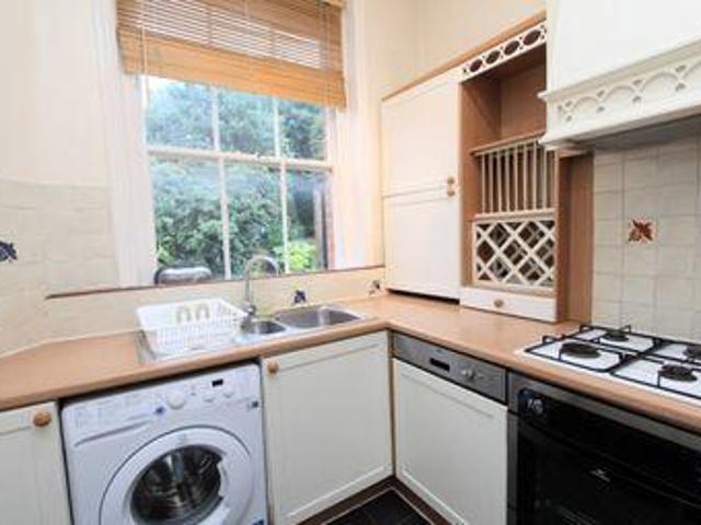 2 Bedrooms Flat for rent in Hillfield Avenue, London N8