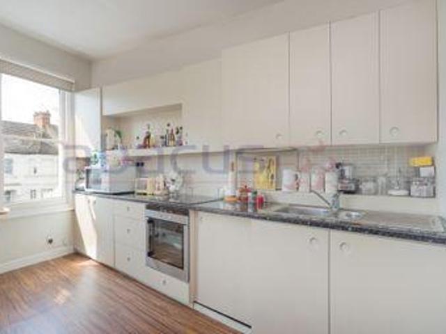 2 Bedrooms Flat for rent in Hillfield Road, West Hampstead NW6