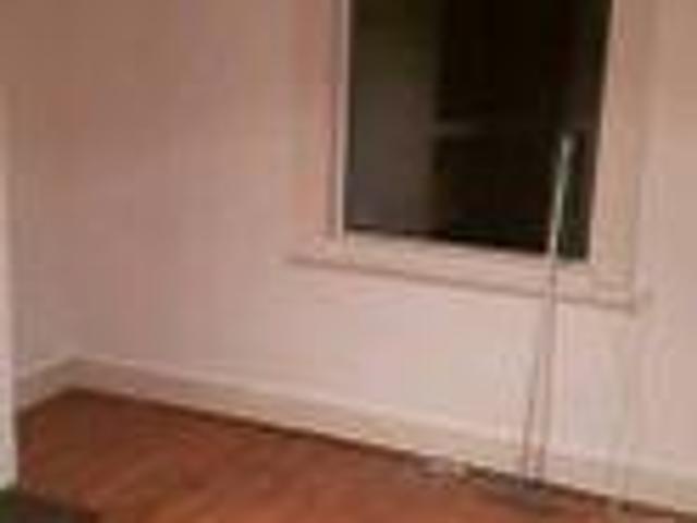 2 Bedrooms Flat for rent in Hillside, Stonebridge, London NW10