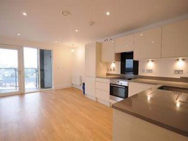 2 Bedrooms Flat for rent in Hippersley Point, Abbey Wood SE2