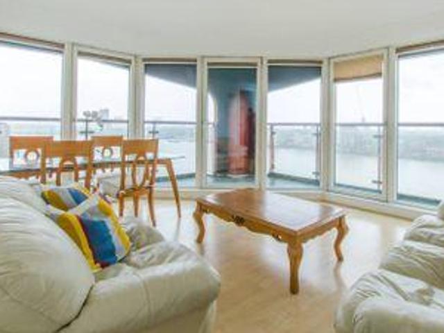 2 Bedrooms Flat for rent in Hutchings Street, Docklands E14