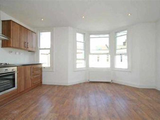 2 Bedrooms Flat for rent in Hubert Grove, London SW9