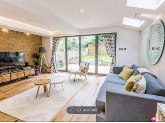 2 Bedrooms Flat for rent in Huddleston Road, London N7
