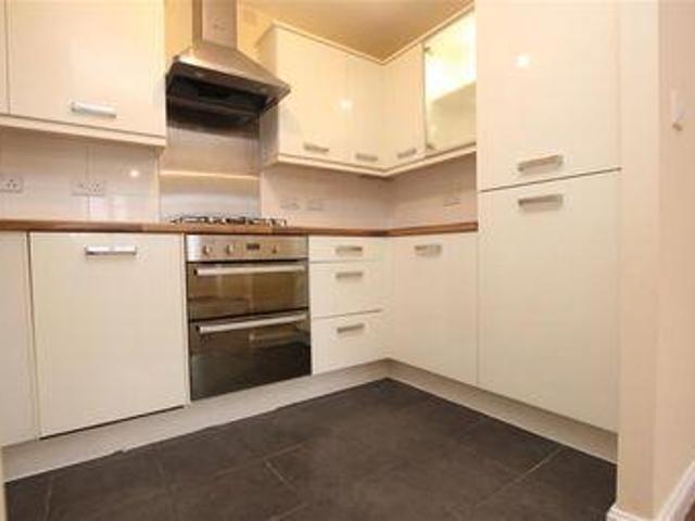 2 Bedrooms Flat for rent in Hudson Close, Bolton BL3