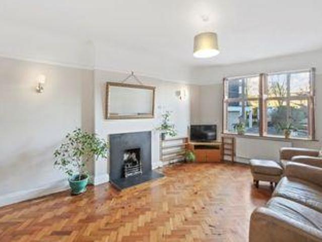2 Bedrooms Flat for rent in Hurlingham Court, Ranelagh Gardens, Fulham SW6