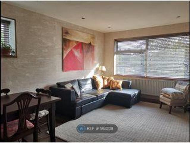2 Bedrooms Flat for rent in Imperial Gardens, Mitcham CR4