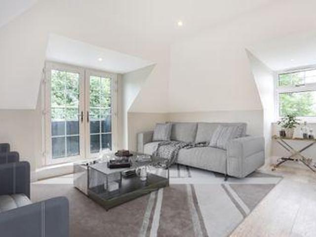 2 Bedrooms Flat for rent in Imperial Road, Windsor SL4