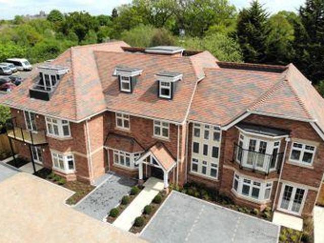 2 Bedrooms Flat for rent in Imperial Road, Windsor SL4