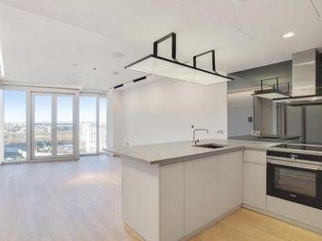 2 Bedrooms Flat for rent in International Way, London, Stratford E20