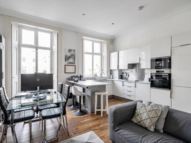 2 Bedrooms Flat for Rent in Inverness Terrace | Foxtons