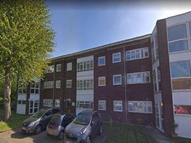 2 Bedrooms Flat for rent in Inca Drive, London SE9