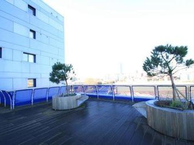 2 Bedrooms Flat for rent in Indigo Blu, Hunslet Road, Leeds LS10