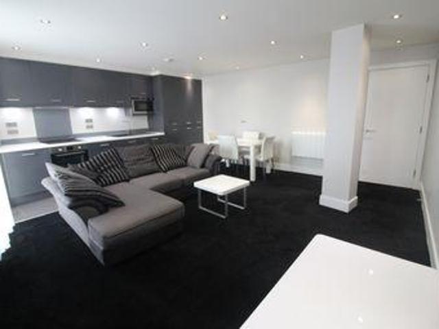 2 Bedrooms Flat for rent in Indigoblu, 14 Crown Point Rd, Leeds LS10